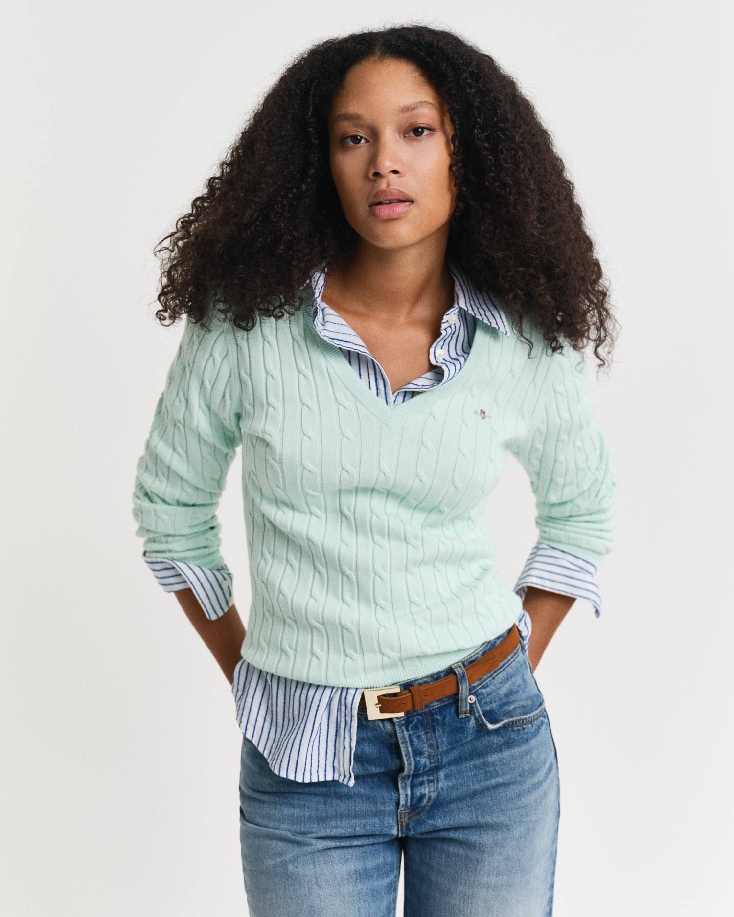 Pull col V en maille de coton stretch à torsades - GANT